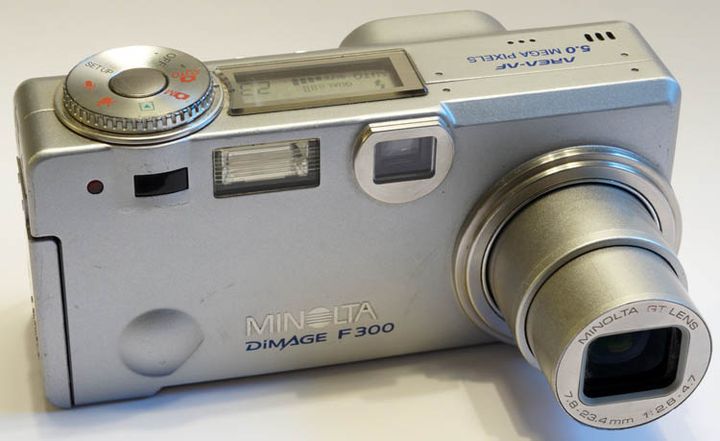 Minolta Dimage F100 F200 F300 - Digitalkamera-Museum